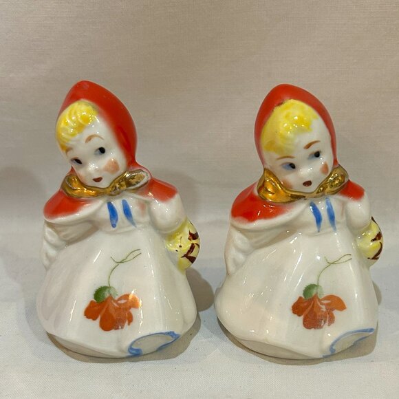 Hull | Dining | Vtg Hull Pottery Little Red Riding Hood Salt Pepper ...